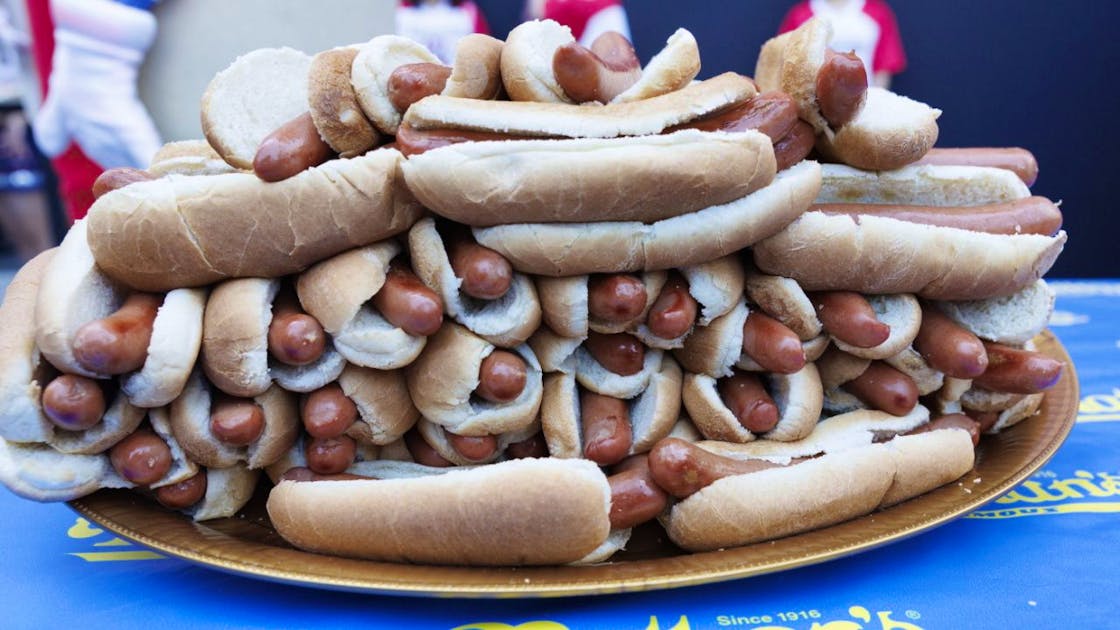 Nuovo campione a Coney Island dopo 16 anni di dominio di Joey Chestnut ...