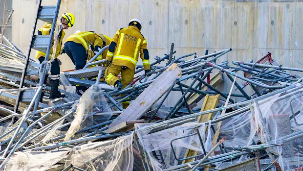 Work accident: Emergency services continue securing work after ...