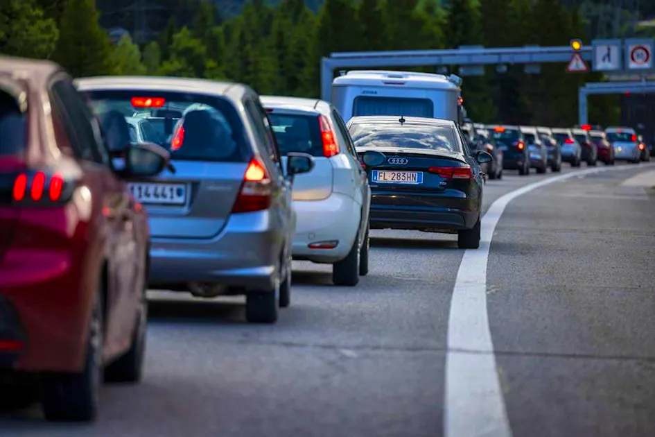 Traffic jam in front of the Gotthard reaches a length of 11 kilometers ...