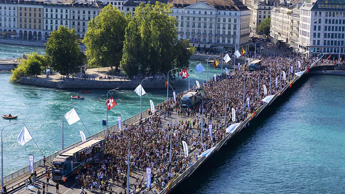 Gelungene Party: Lake Parade in Genf lockt über 100'000 Menschen an ...