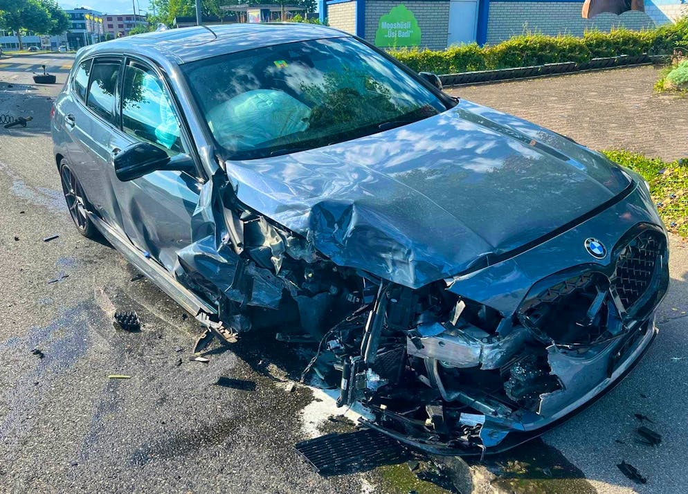 Accident in Emmen LU: BMW crashes into two cars - six injured | blue News