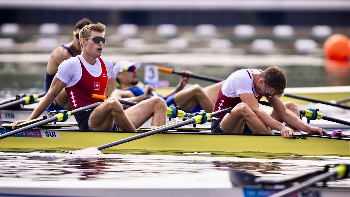 Paris 2024 - Aviron: Raphaël Ahumada et Jan Schäuble au pied du podium ...