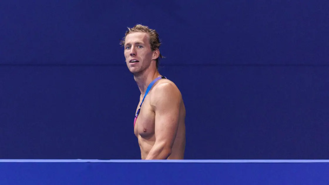 Olympic splinter: Retired swimmers Desplanches and Phelps pose for a ...