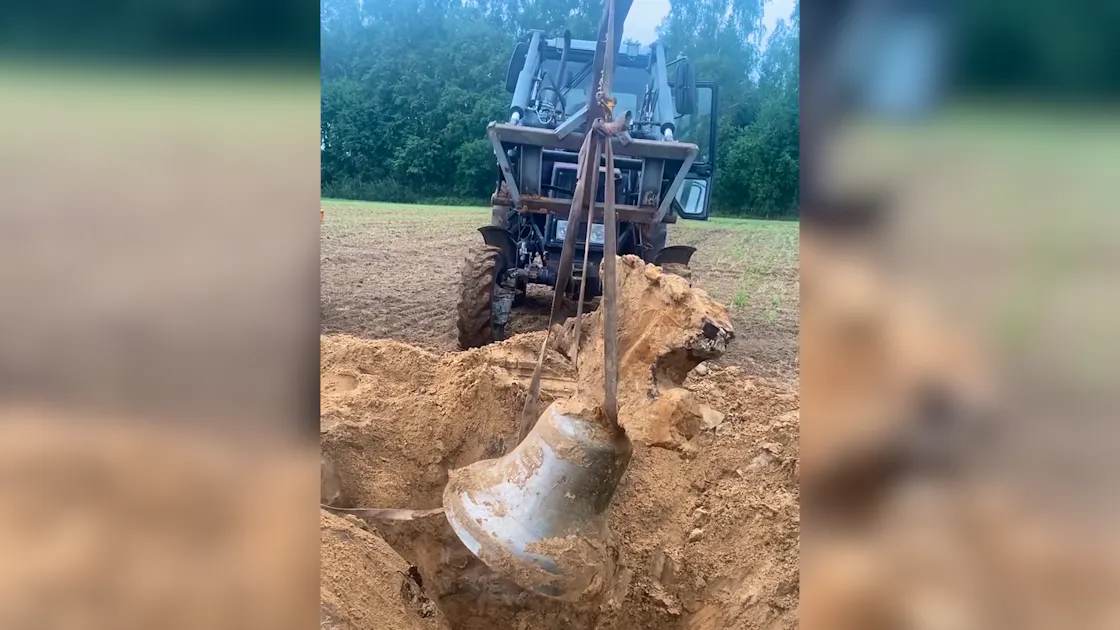 Discovered in a field: Village buried bell from Russians - farmer ...