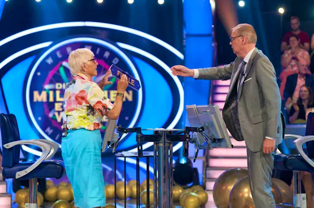 81-year-old talks about Tinder dates: Who wants to be a millionaire ...