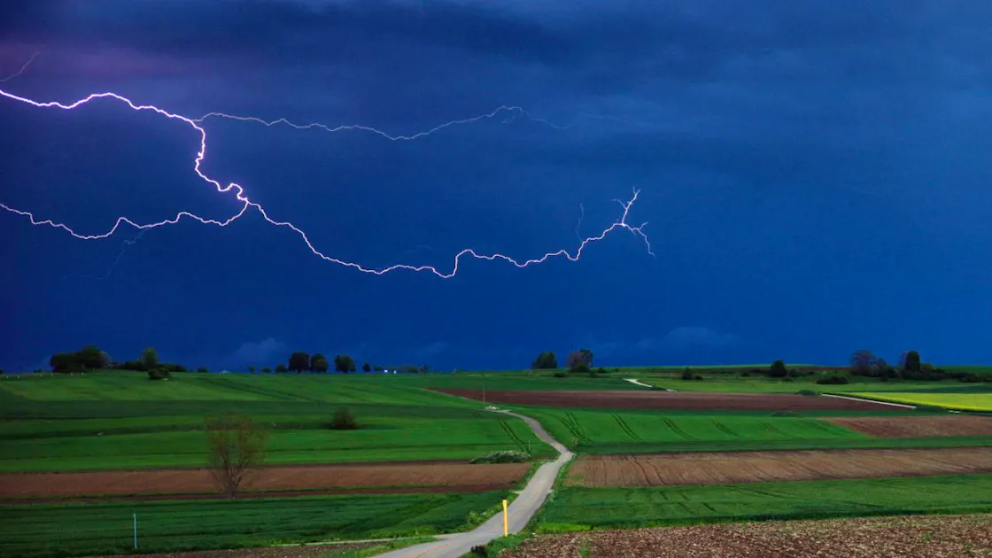 Wetter: In der Schweiz blitzte es in diesem Sommer 320'000-mal | blue News