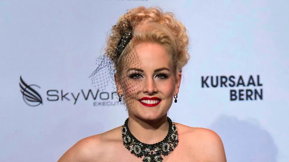 Wedding: Pin-up icon Zoe Scarlett got married | blue News