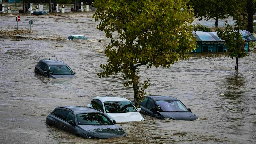 Storm with heavy flooding - one dead in Paris | blue News