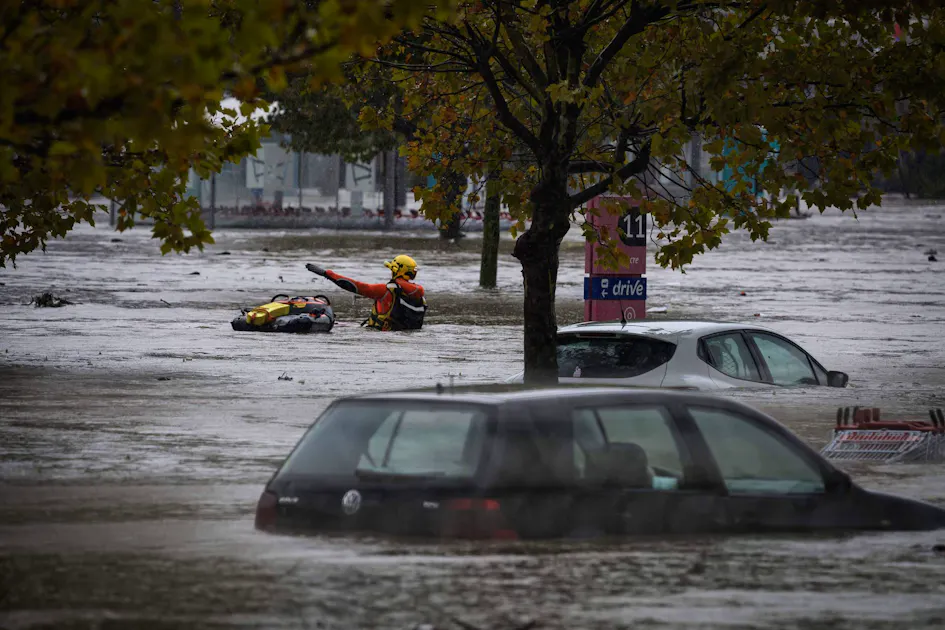 Storm with heavy flooding - one dead in Paris | blue News