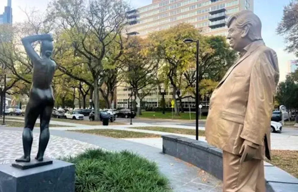 Lascivious pose behind a monument to women: Mysterious mocking statues ...