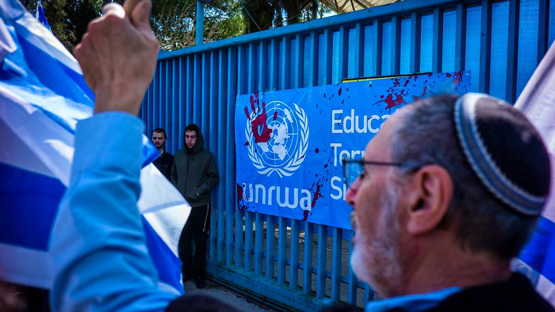 Politics: Israel notifies UN about implementation of UNRWA ban | blue News