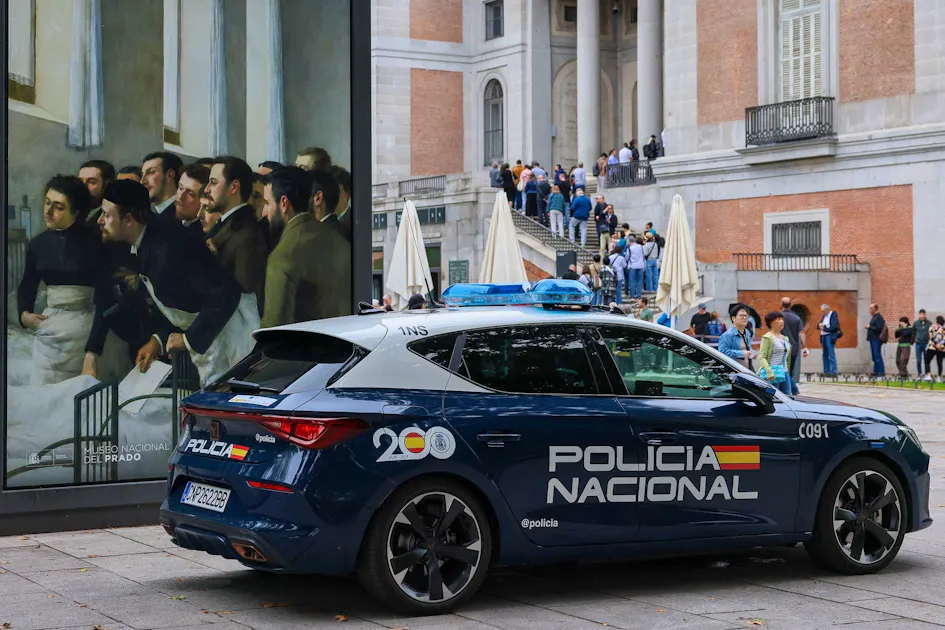 Media: Police chief hides millions in walls in Spain | blue News