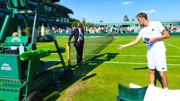 Medvedev's lapses: Throwing a bat, middle finger and accusation of ...