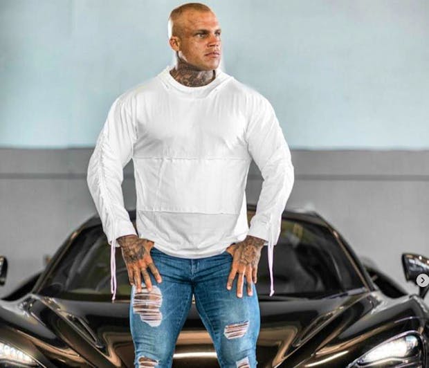 Fitness influencer Jaxon Tippet dies unexpectedly while on vacation in ...