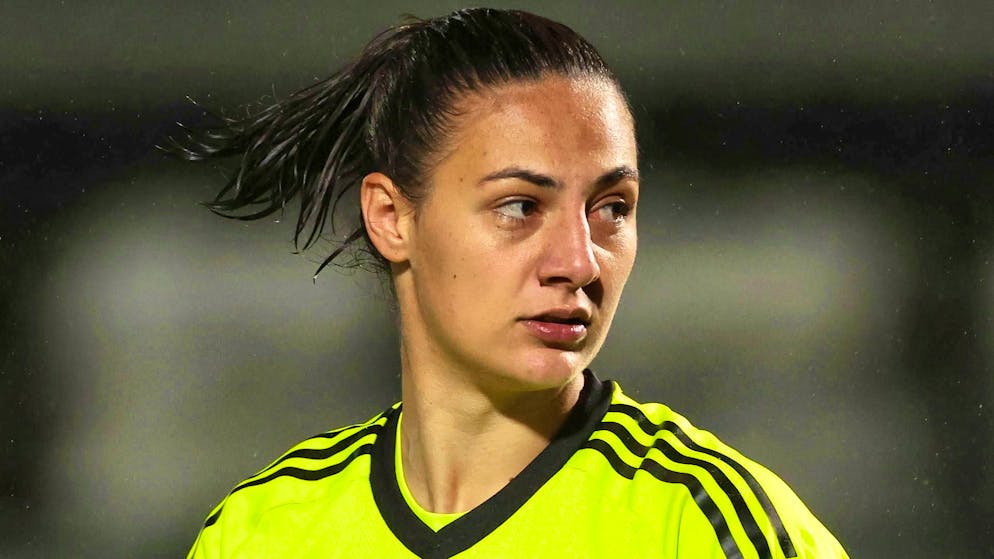 Bayern extends contract with 23-year-old goalkeeper Mala Grohs after ...