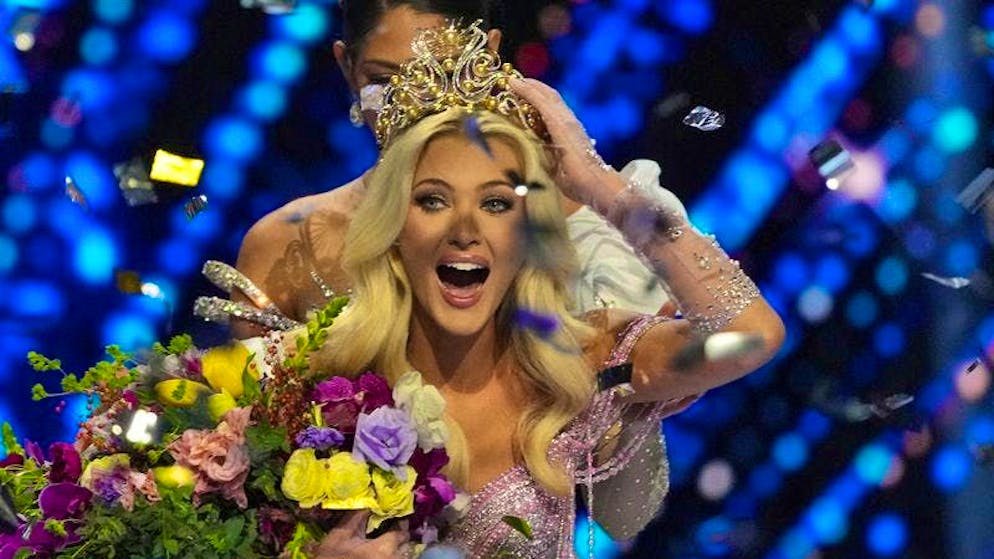 Denmarks Victoria Kjær Theilvig Crowned The New Miss Universe Blue News
