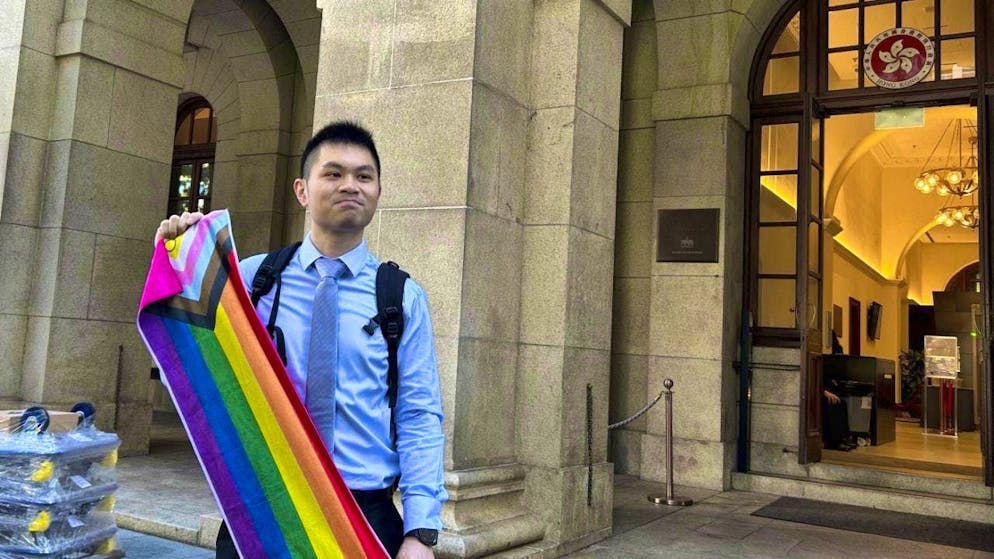 China: Hong Kong court strengthens rights of same-sex couples | blue News