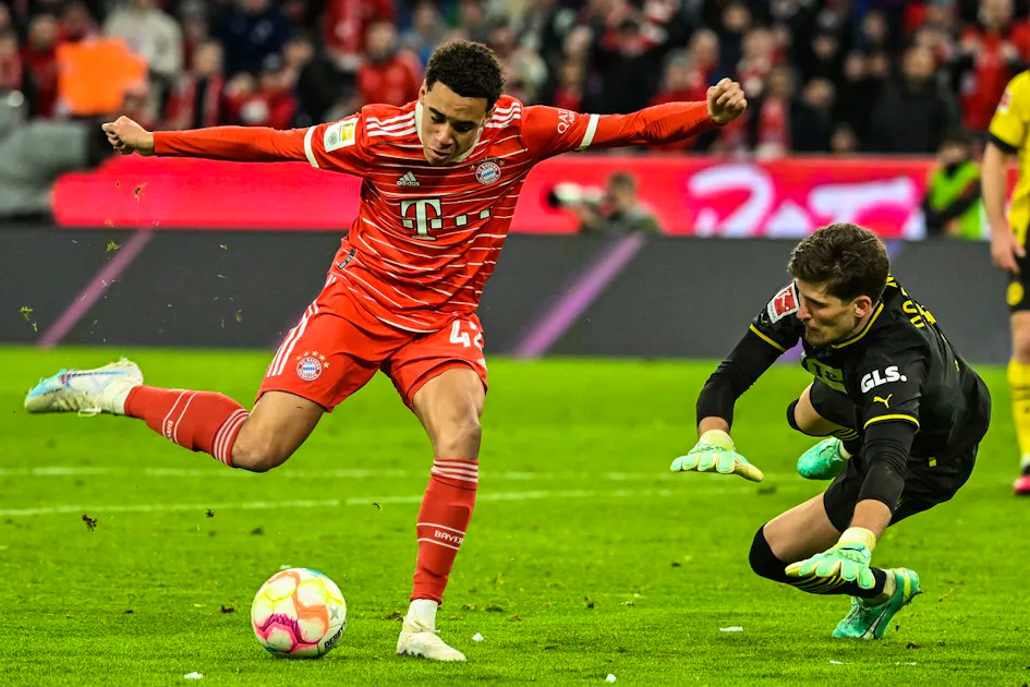 Kobel und der BVB gegen die Bayern – das Duell der Gegensätze | blue News