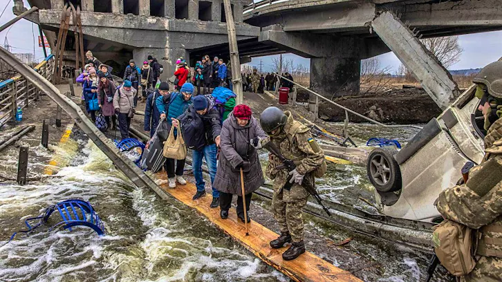 Tourism: Vacation destination Ukraine: War tourists on the trail of ...