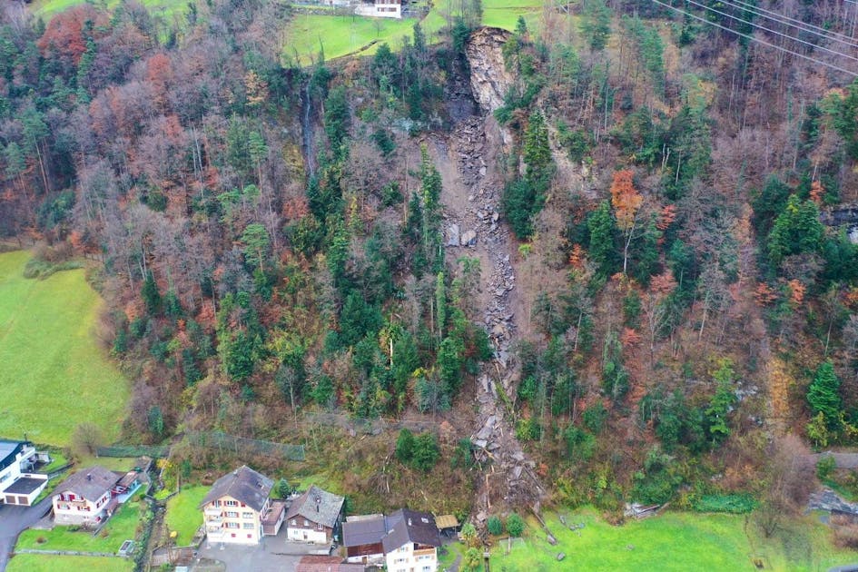 1000 cubic meters of rock falls: Rockfall in Altdorf hits residential ...