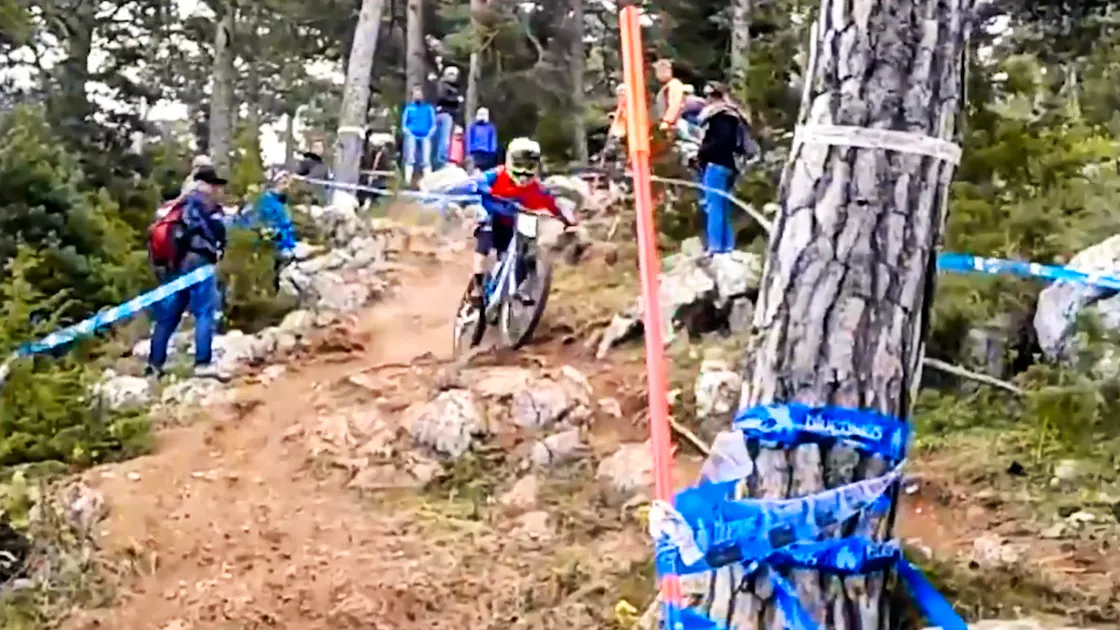 Histoire poignante: VTT de descente : victime d’une violente chute, il ...