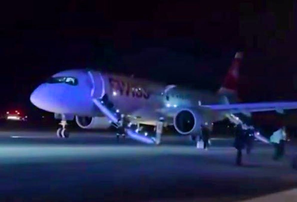 Special flight brings passengers to Zurich: Smoke forces Swiss flight ...