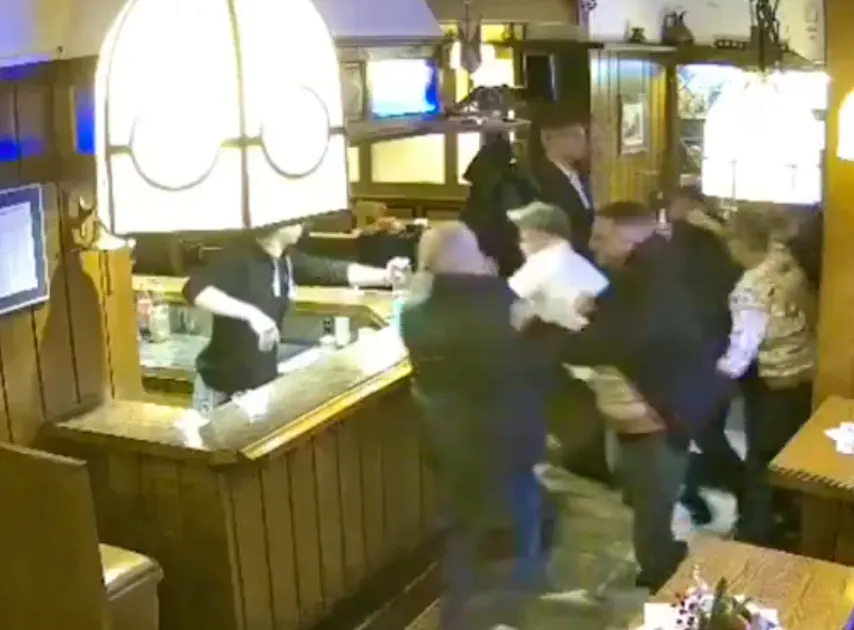 State security investigates: AfD and SPD man fight in bar - video shows ...