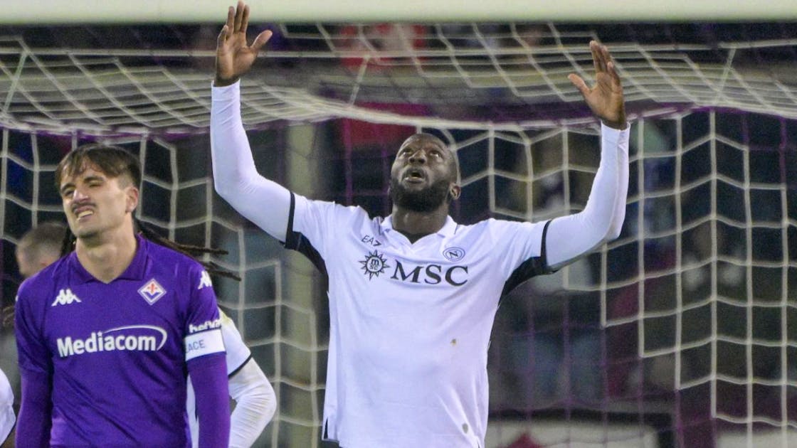 Napoli storm to the top of the table | blue News