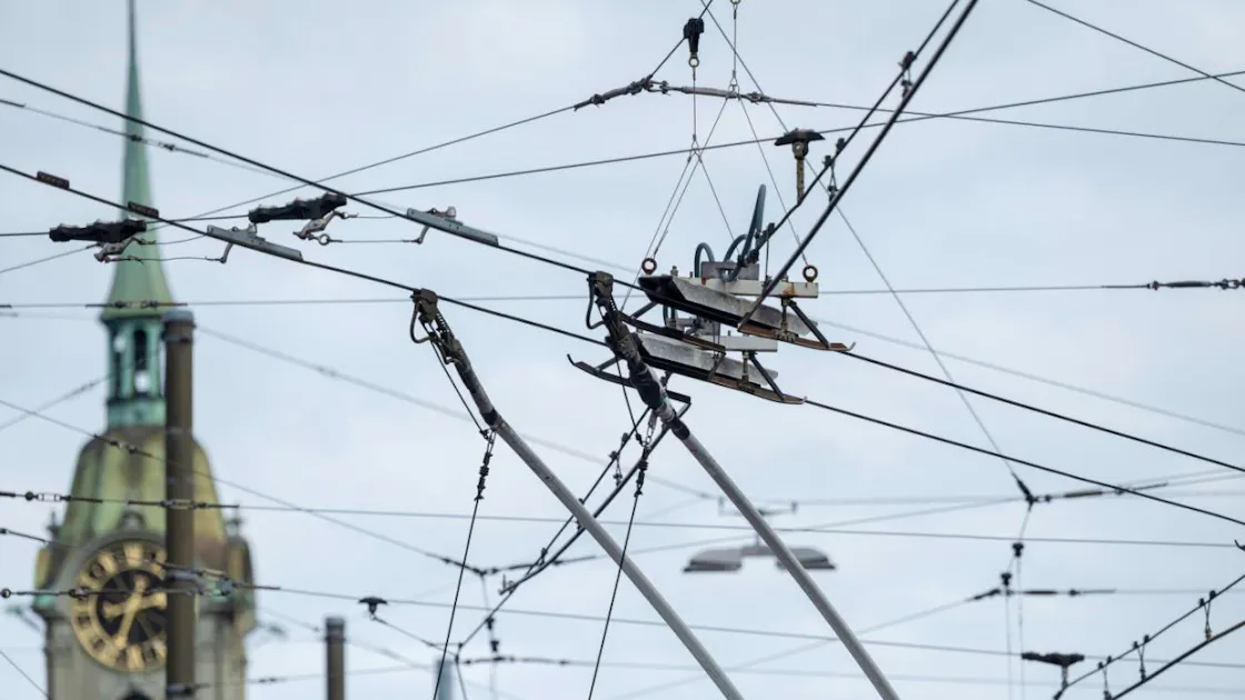 Weather: Icy overhead lines lead to cancellations in Bern streetcar ...