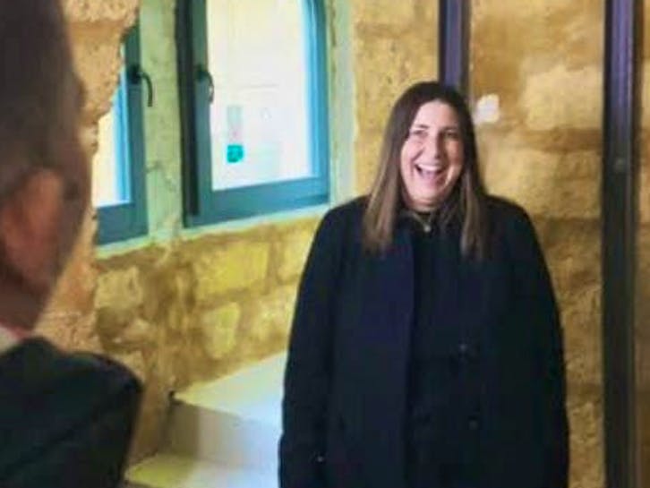 Woman buys house for 1 euro in Italy - now she's talking | blue News