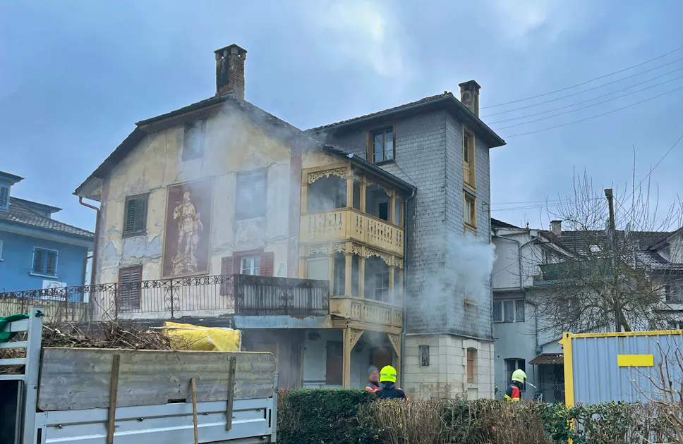 Willisau LU: Unknown persons shoot fireworks through window - house ...