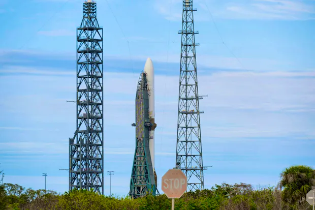 Jeff Bezos' heavy-duty rocket takes off for the first time | blue News