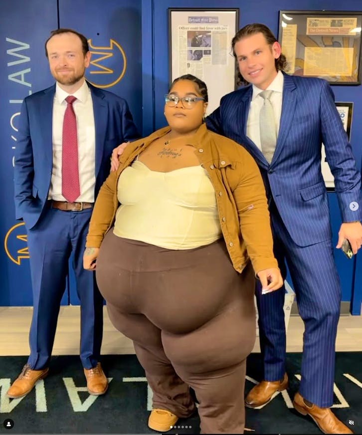 Lyft driver leaves woman behind because of her weight - lawsuit | blue News