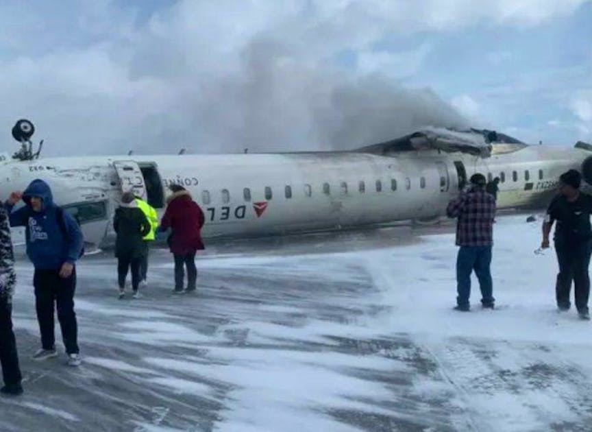 Crash landing in Toronto: Delta plane upside down, but crash appears to be minor | blue News