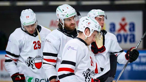 EV Zug defeats ZSC and is in the playoffs | blue News