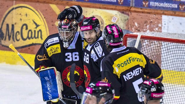 EV Zug defeats ZSC and is in the playoffs | blue News