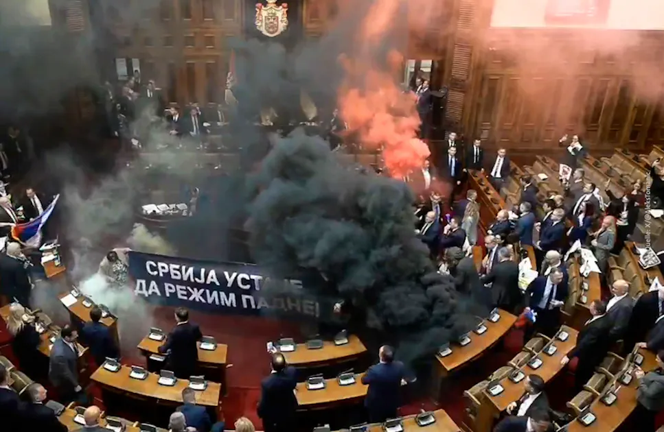 Riots in the Serbian parliament: Politicians fight each other with ...