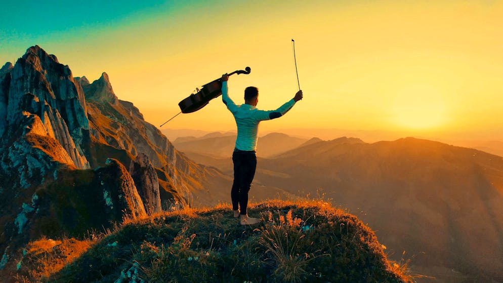 From the Emmental to the world stage: Barefoot cellist Jodok Vuille: "I ...