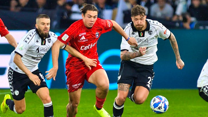 Son of goalkeeping legend: Louis Buffon makes his professional debut ...