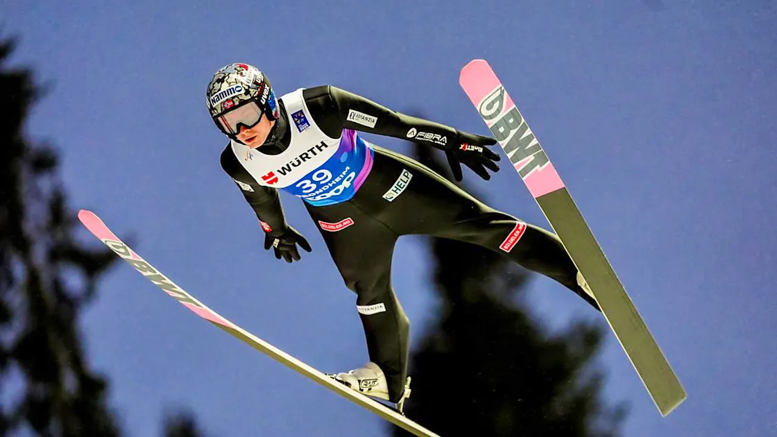 Skispringen: Verband schreibt einen Anzug für Skispringer vor | blue News