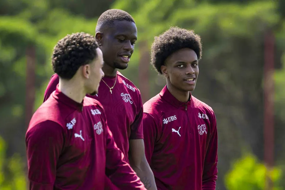 Vargas, Embolo e soci: Mid fade, buzz cut o baby mullet? Facciamo luce ...
