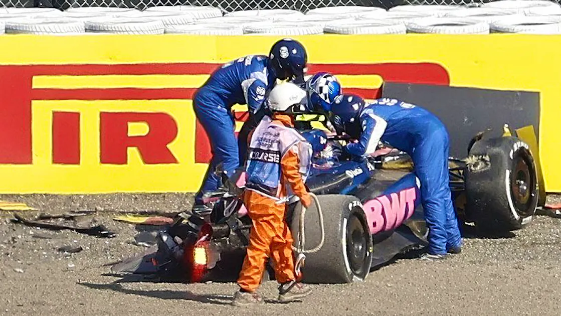 Horror-Crash in der Formel 1: Alpine-Pilot rast mit 300 km/h in die ...