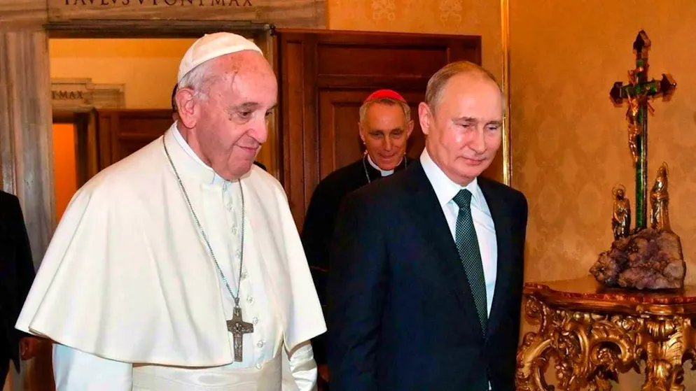 International: Kremlin: Putin will not attend the Pope's funeral | blue ...
