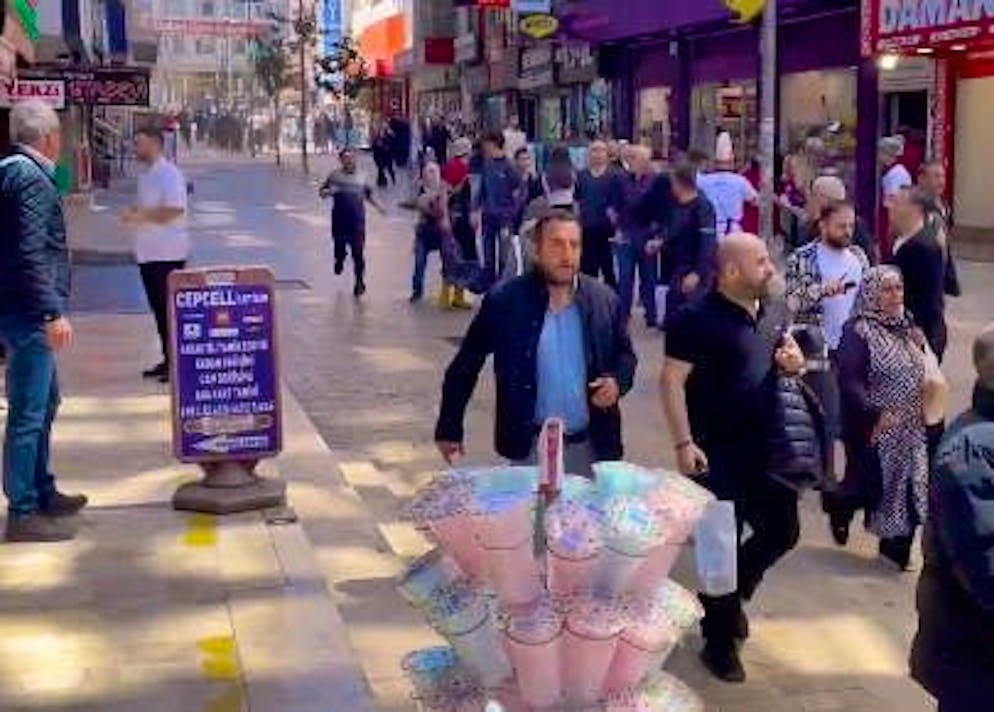 Severe earthquake shakes Istanbul - over 150 injured | blue News