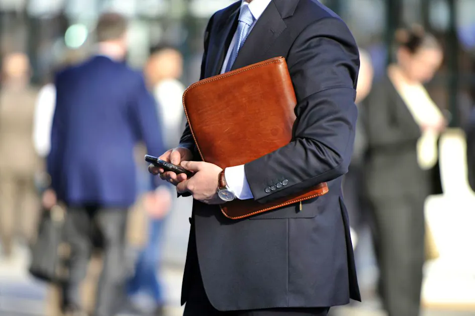 Oxfam sounds the alarm: CEO salaries are exploding - and the rest are ...