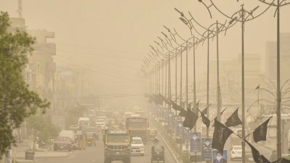 Storm: Heavy sandstorm affects millions of people in Iran | blue News