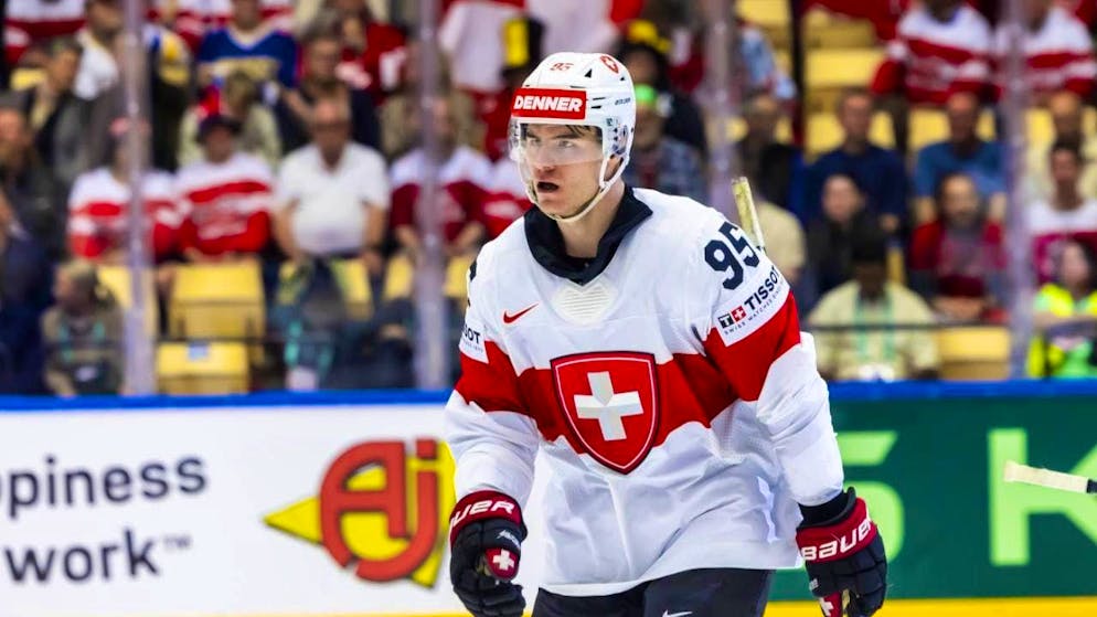 National team coach Fischer on Moy: "Nobody does more to get into the ...