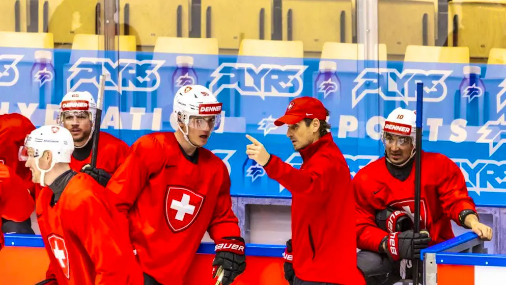 National team coach Fischer on Moy: "Nobody does more to get into the ...