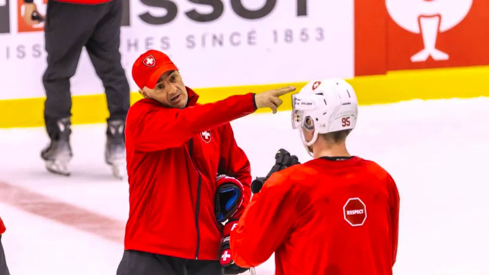 National team coach Fischer on Moy: "Nobody does more to get into the ...