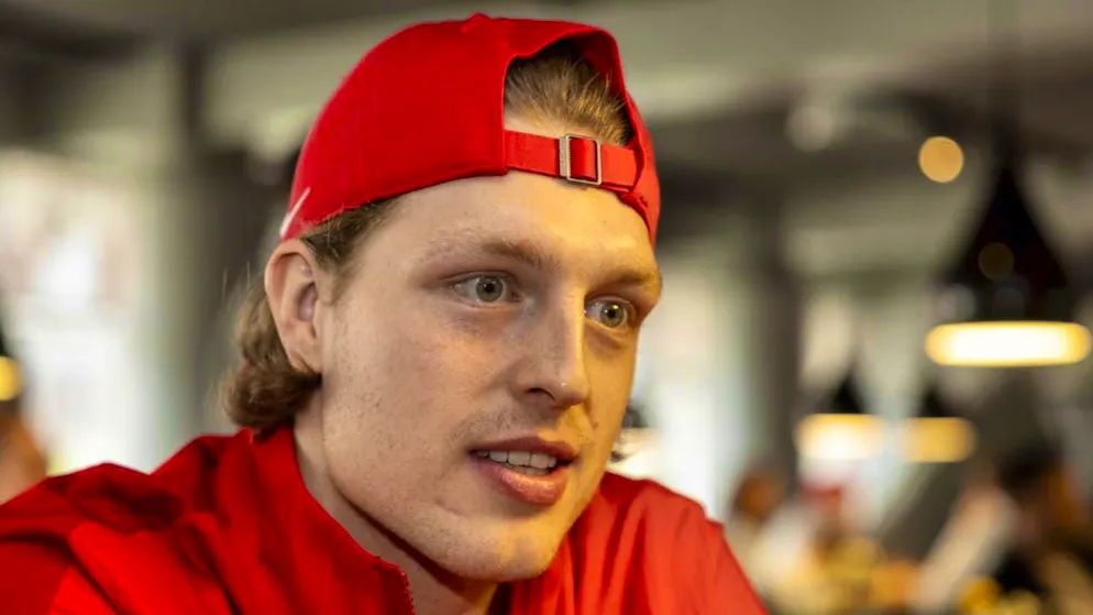 World Championship newcomer Simon Knak: "I'm no Hischier or Fiala with ...